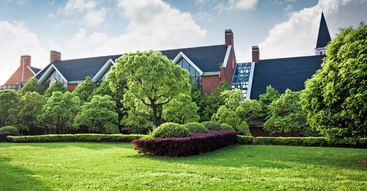 Staging Your Yard for Homebuyers - Good to Be Home